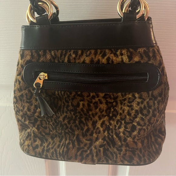 Tiannl | Bags | Tianni Faux Fur Leopard Print Double Strap Bucket Bag ...